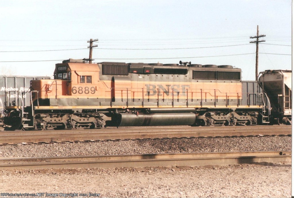BNSF 6889
